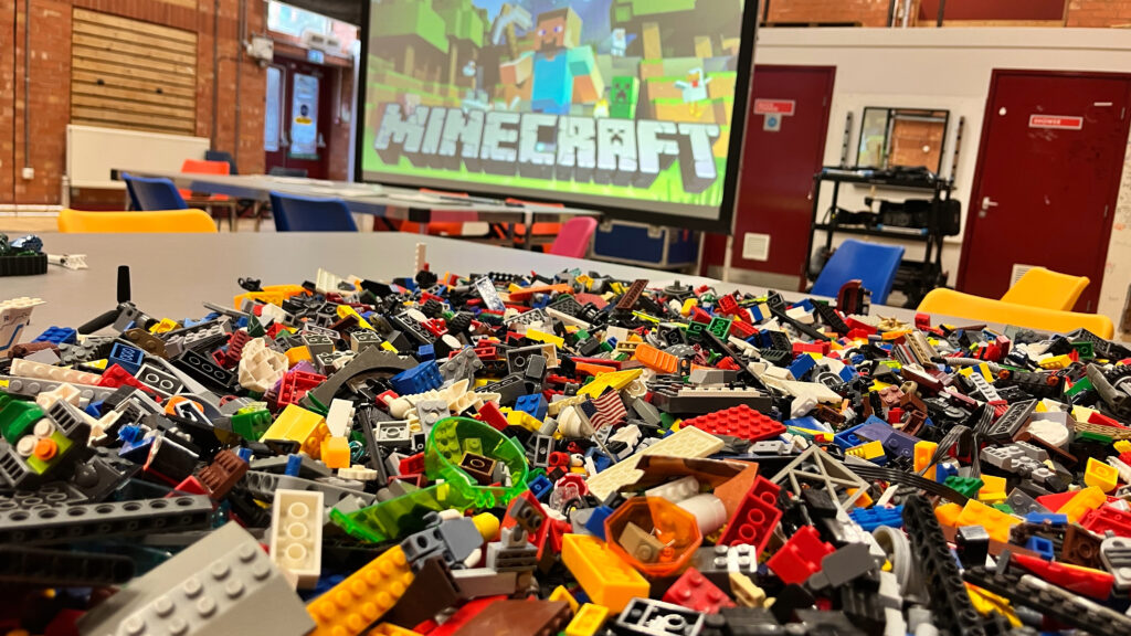 Minecraft as a storytelling platform – RSC Interdisciplinary